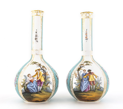 DRESDEN “ADOLF HAMANN” PORSELEN ÇİFT VAZO-19.Yüzyıl. Dresden. “Adolf ...